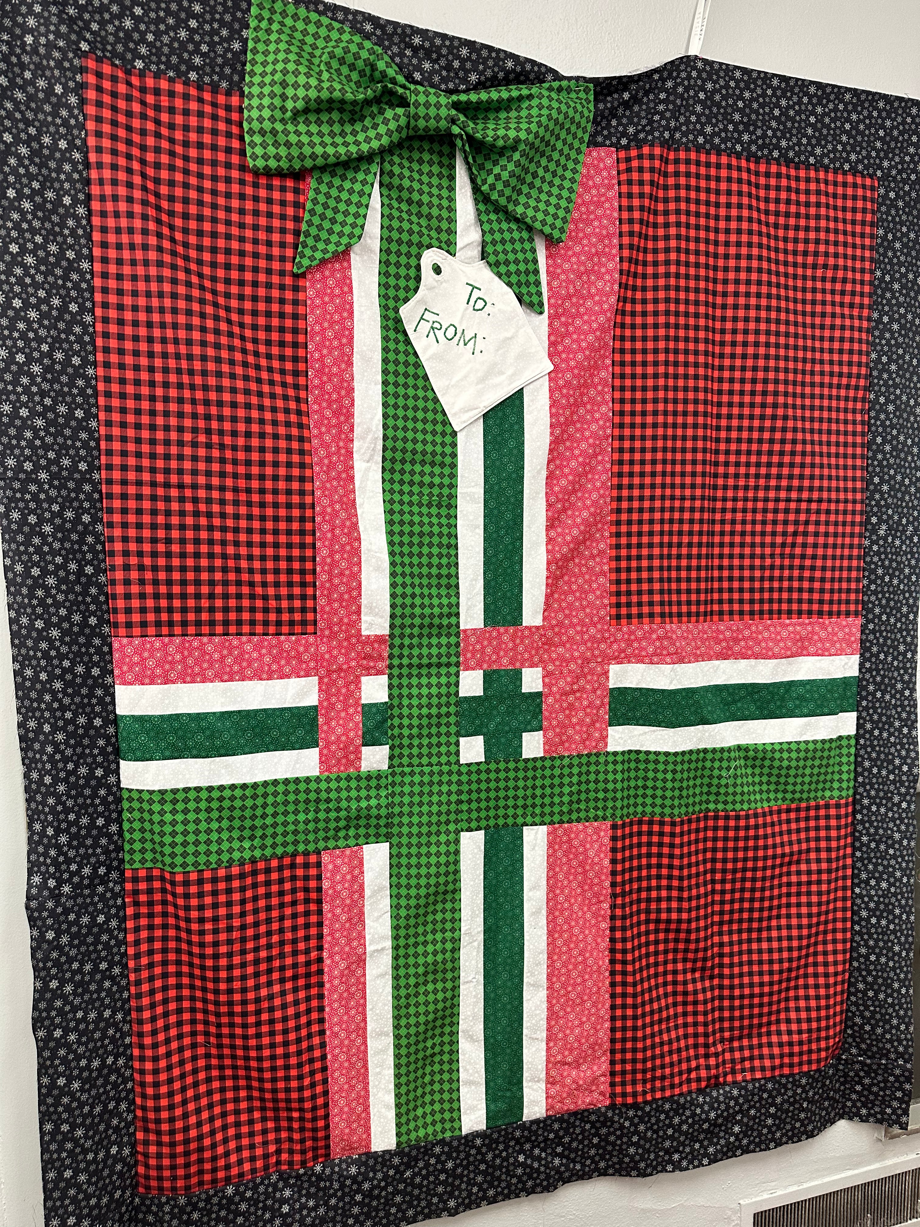 Christmas present tag and 3d bow top and binding pattern included Qt f ...
